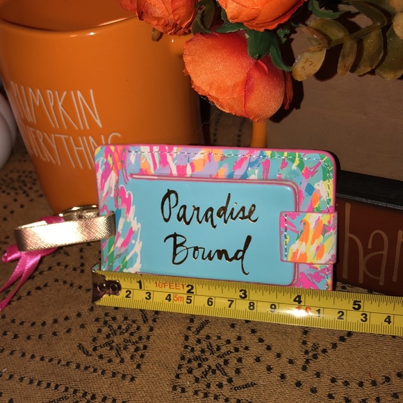 Lilly Pulitzer | Accessories | Lilly Pulitzer Paradise Bound Luggage ...
